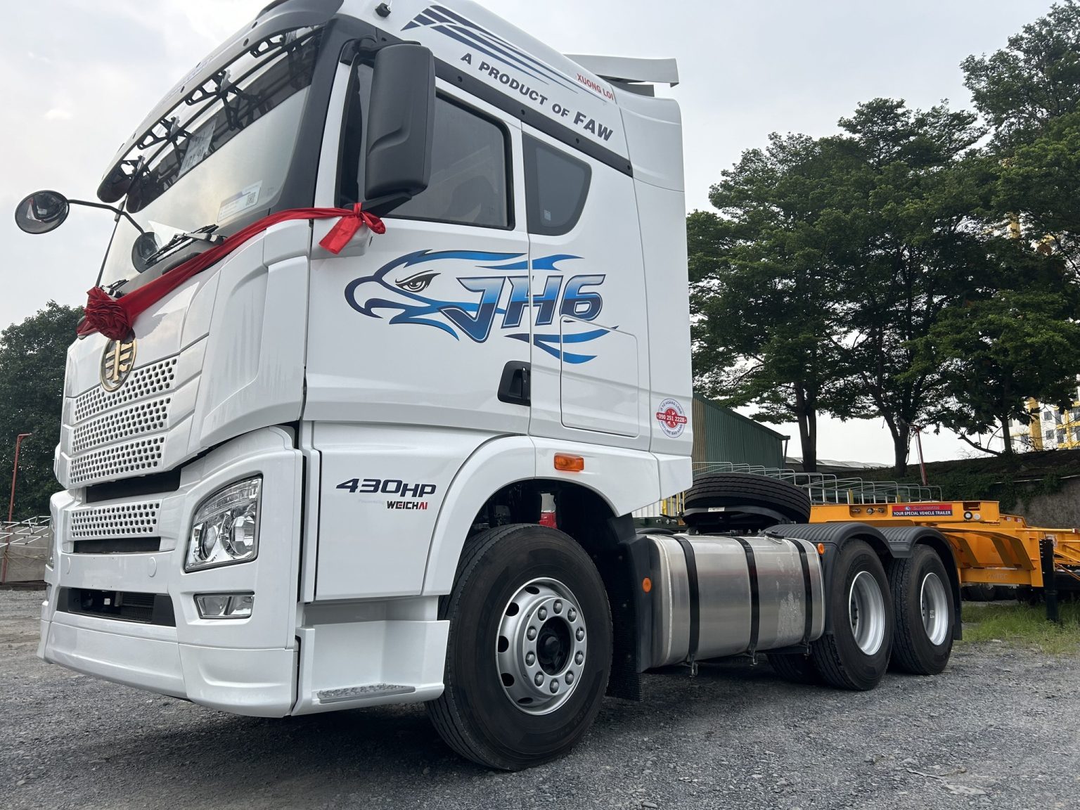 XE ĐẦU KÉO FAW 2 CẦU JH6 430 HP ĐỘNG CƠ WEICHAI